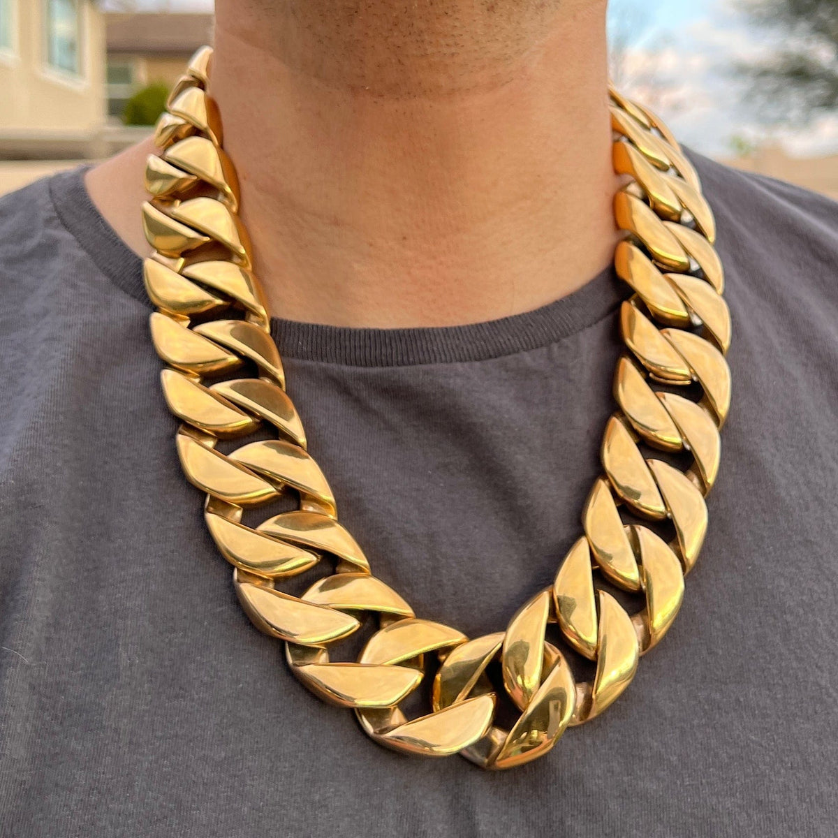 Huge cuban link chain store