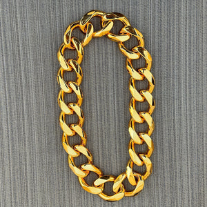 Huge Gold Plastic Cuban Link Chain – 60 mm Chunky Neckpiece