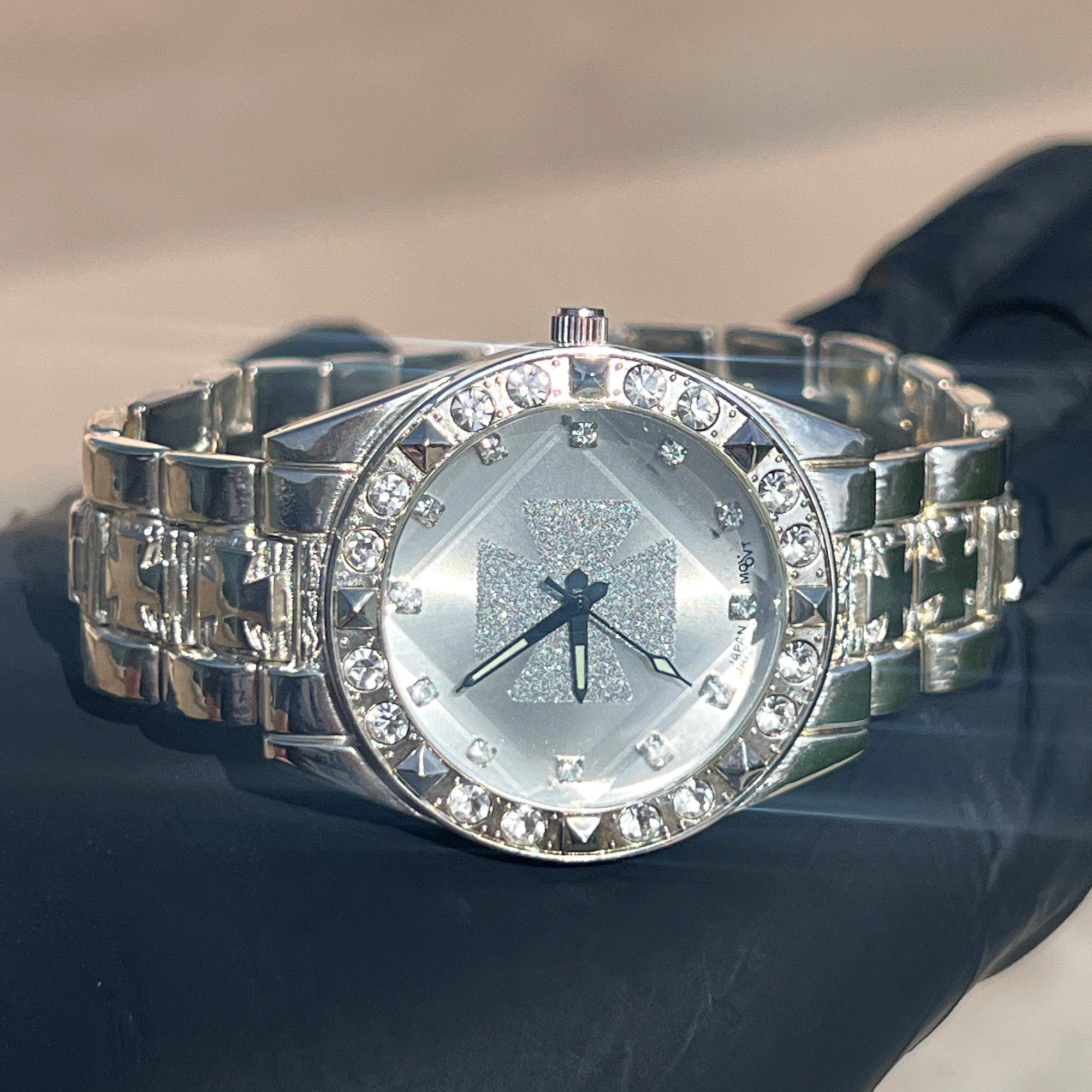 Knights Templar Iron Celtic Maltese Cross Silver Dial Watch Silver Ton