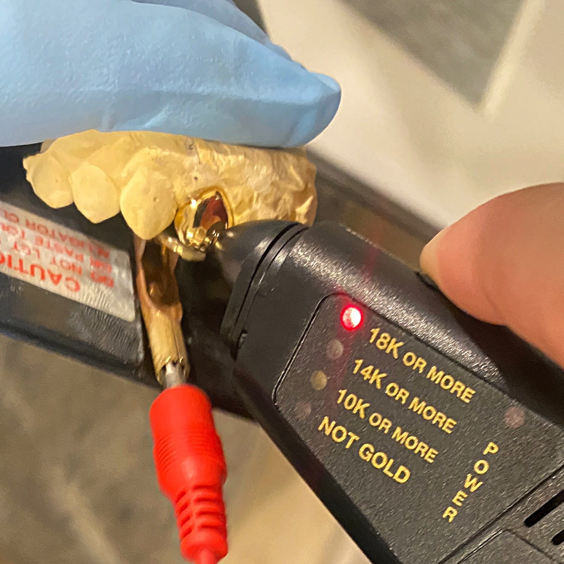 Real 18K Solid Gold Single Cap Custom Grillz (Choose Any Tooth)