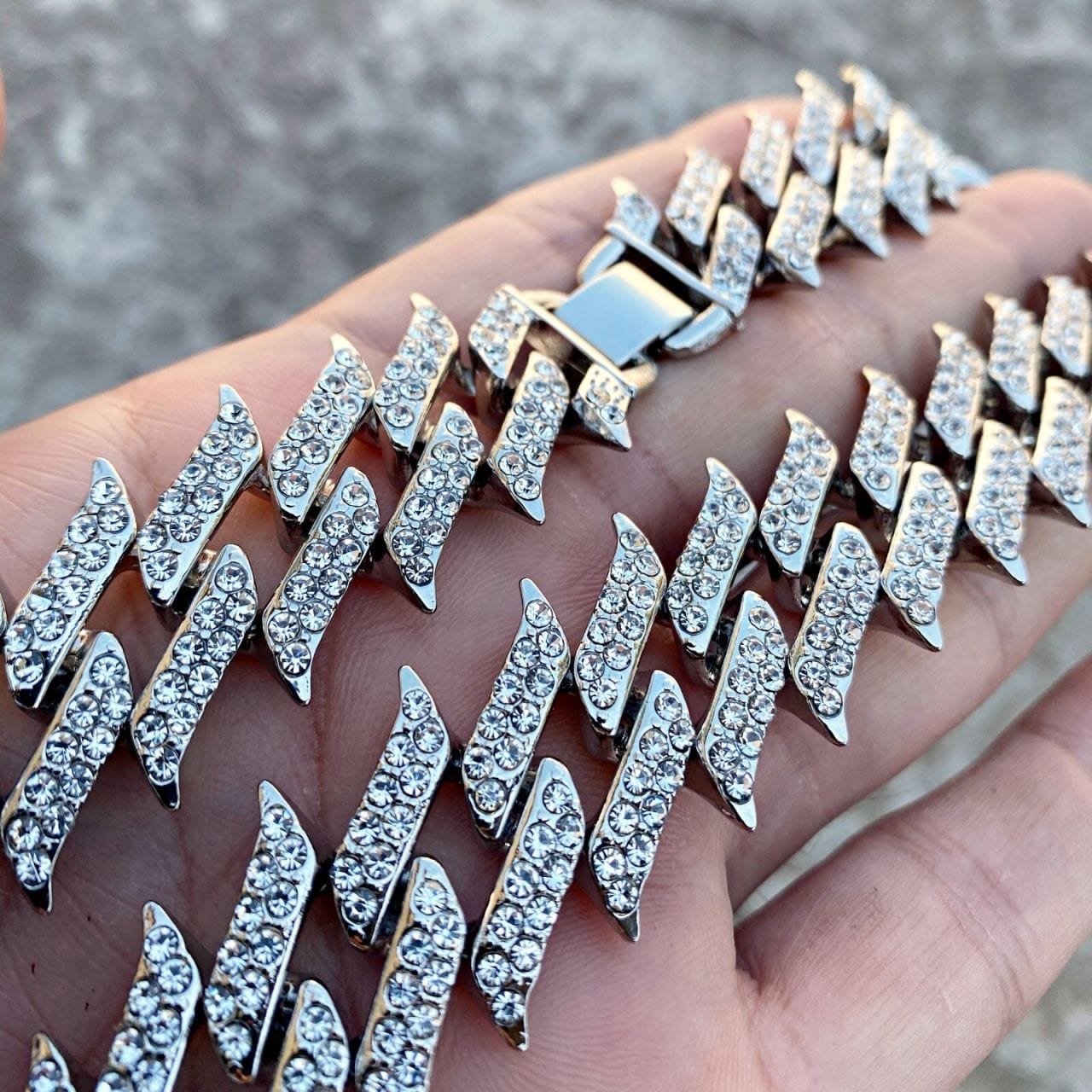 Spike Chain 18" Inch X 25MM Silver Tone Iced Choker Necklace